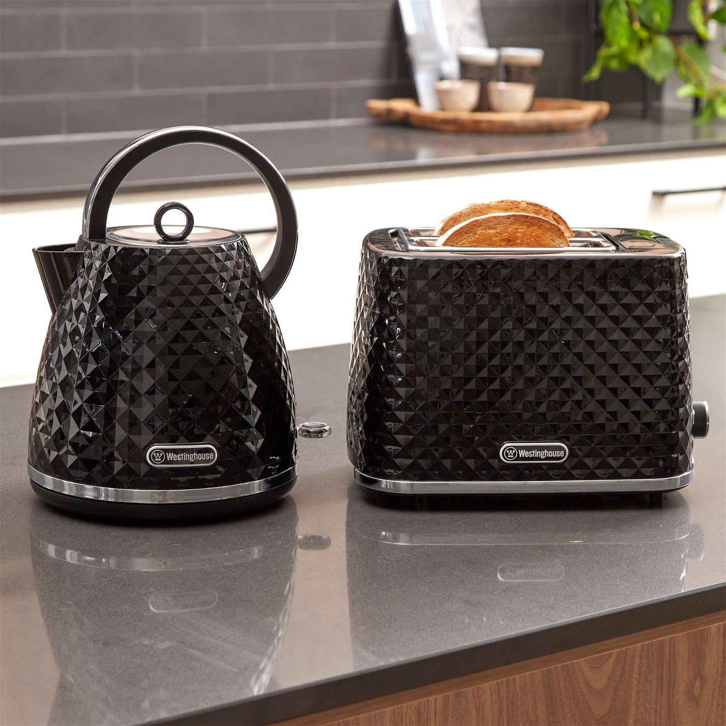 Westinghouse Kettle and Toaster Pack Black Diamond 1.7L Kettle, 2 Slic ...